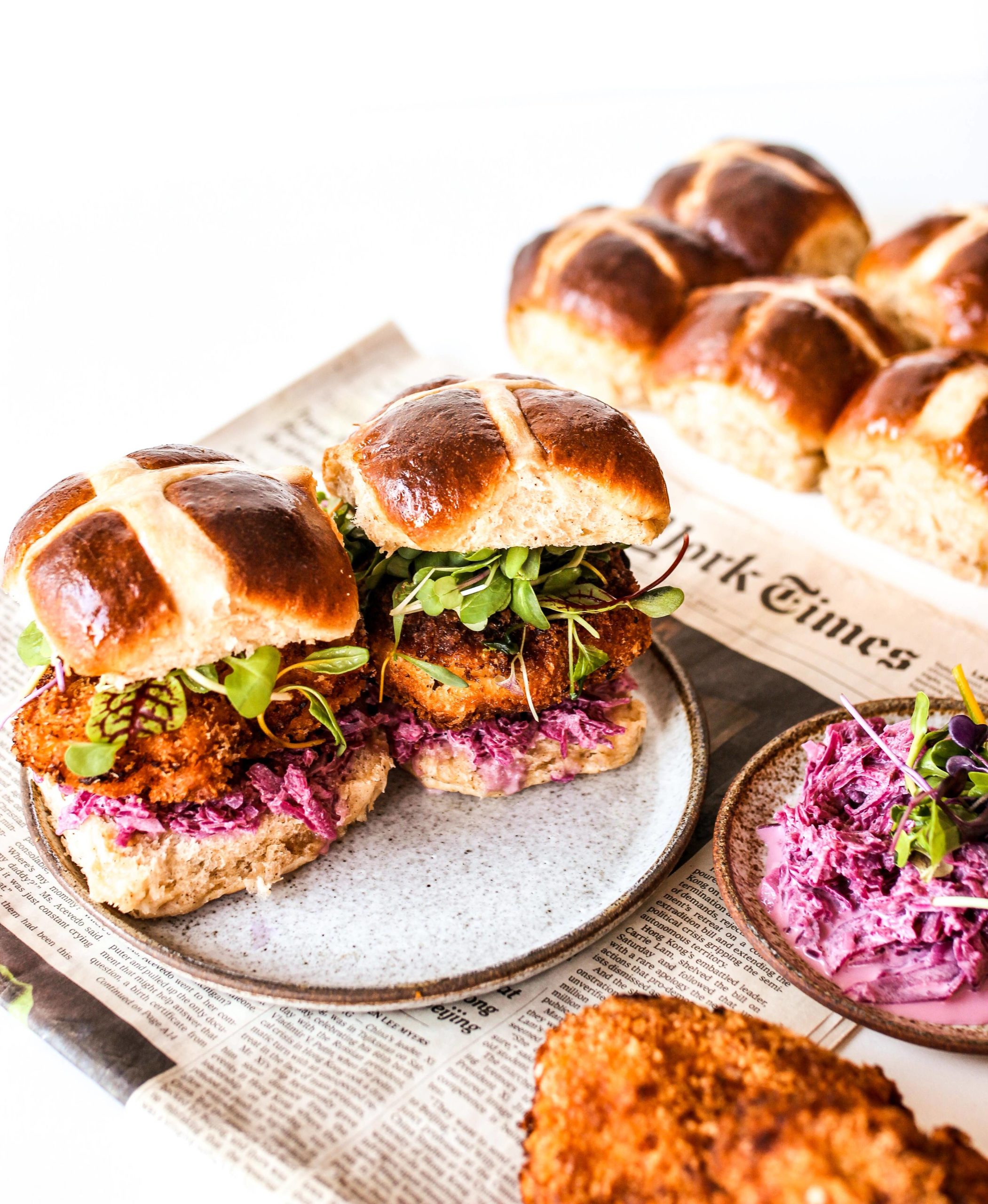 HOT CROSS BUNS SANDWICH: tradiční recept trochu jinak